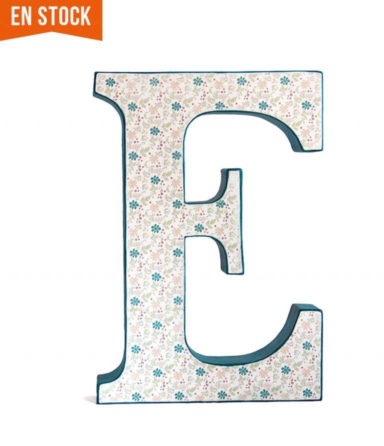 Letra decorada E azul y papel de flores. En stock - Papermint